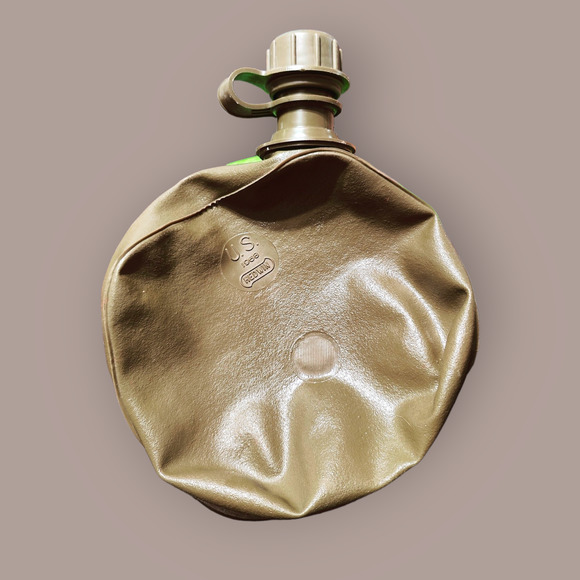 Hedwin | Other | Us 968 Hedwin Water Canteen 2 Quart Capacity | Poshmark